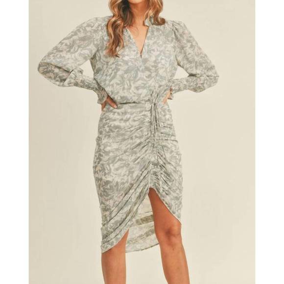 Mable | Dresses | New Mable Floral Side Slit Ruched Midi Dress In Blue ...